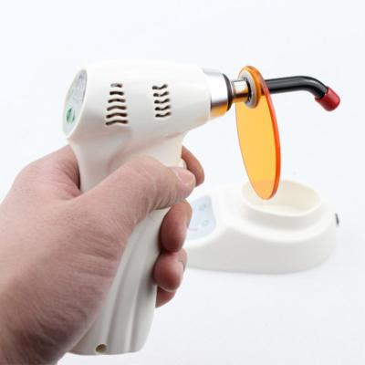 Cina 5 secondi dentari LED senza fili che curano luce 480nm con la grande batteria in vendita