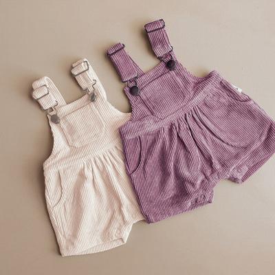中国 男女兼用の新生のロンパースの100%の綿織物の赤ん坊のコーデュロイのジャンプスーツ 販売のため