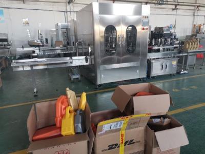 China Máquina de embalagem do tampão de garrafa do enchimento do óleo do freio 4000BPH for sale