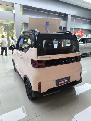 Cina Guida sinistra Mini auto elettrica Wuling con velocità massima di 100 Km/h e 4 posti a sedere 120km in vendita