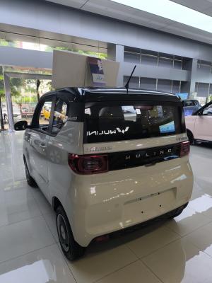 Cina Guida sinistra Mini auto elettrica Wuling con velocità massima di 100 Km/h e 4 posti a sedere 120km in vendita