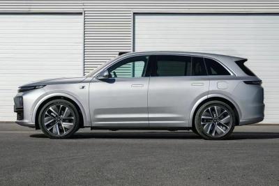China LiXiang L7 Modelo de tração nas quatro rodas Sistema de entretenimento para automóveis com volante multifunção à venda