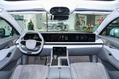 Cina Introduzione della Voyah Chasing Light Una berlina da 5 porte da 5 posti con una capacità motore da 4,1 a 6 litri in vendita