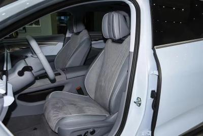 Cina Introduzione della Voyah Chasing Light Una berlina da 5 porte da 5 posti con una capacità motore da 4,1 a 6 litri in vendita
