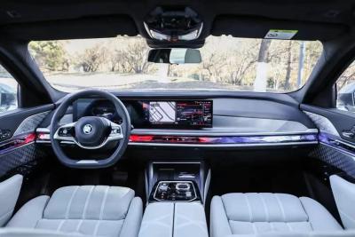 Cina BMW i7 Luxury Large Energy Vehicle il modello più popolare con freno di parcheggio elettrico in vendita