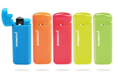 Cina Personalizzazione Windproof Heavy Piezo Encendores Uomini prime S Regalo per fumatori E ricaricabile in vendita