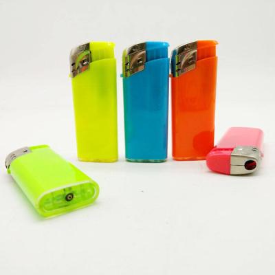 Cina Accenditore Fashion Mini Electric Gas Lighter con certificato ISO9994 e En13869 in vendita