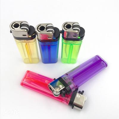Cina Cinque colori Voluabile Disposable Flint Wheel Lighter Gas Lighter campioni US 0.02/Piece in vendita