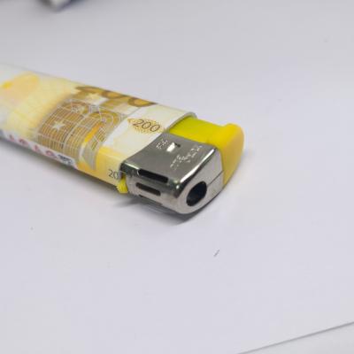 Cina Richiesta personalizzata ISO9994 Mercato europeo accendino in plastica con fumo elettronico fresco in vendita