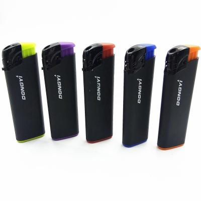Cina Richiesta personalizzata Ottenere Colore Disposable Gas Lighter di plastica a 8,2 * 2,6 * 1,14cm in vendita