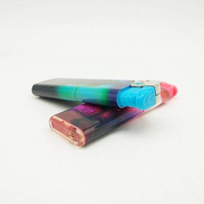 Cina 8.1*2.48*0.9 CM accendino elettronico per sigarette ricaricabili/d'una volta e per sigarette compatte in vendita