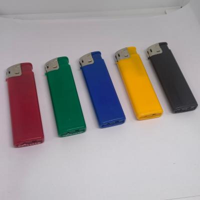 Cina Dy-055 Elegante accendino elettronico a gas di plastica ricaricabile con personalizzazione ISO9994 in vendita