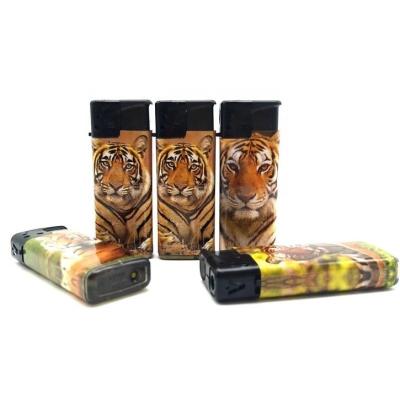 Cina ISO9994 Standard Turbo Flame Windproof Gas Lighter con Tiger Sticker Logo personalizzato in vendita