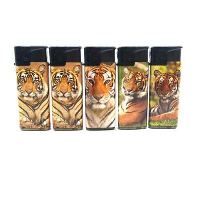 Cina ISO9994 Standard Turbo Flame Windproof Gas Lighter con Tiger Sticker Logo personalizzato in vendita