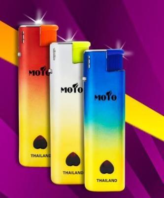 中国 カスタマイズされた要求 Dy-F019 喫煙用 防風用 使い捨て用または再充填可能なガス点灯器 販売のため