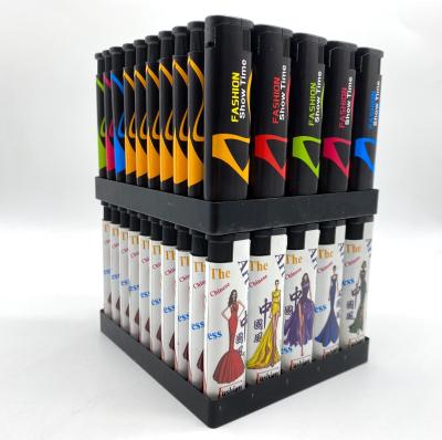 Cina Accenditori a gas Logo personalizzato Accenditore di sigarette decorativo Accenditore di plastica in vendita