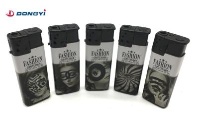 Cina Accendino a prova di vento elettrico monouso per EUR e USB Personalizzazione Moda classica in vendita