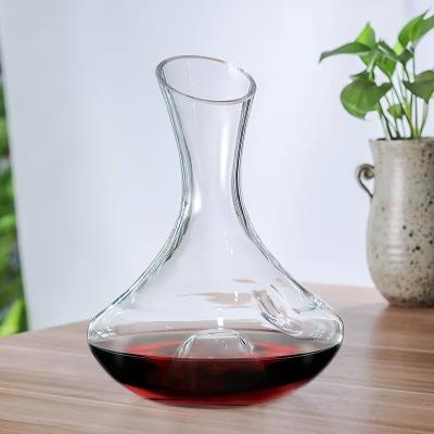 China Glass Decanter Wine Slanted Top Wine Carafe Handmade Red Wine Decanter for sale