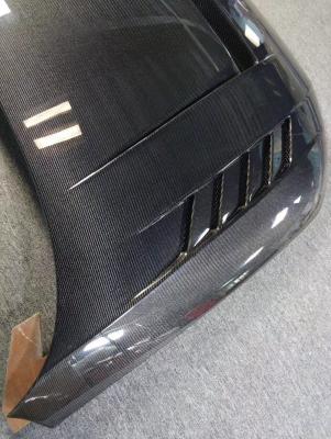 China Cobertura de fibra de carbono modificada para motor Audi A4 B9 RS4 S4 Material de lado único/dobro à venda