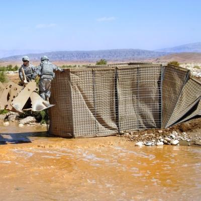 중국 젤리화 스택 할 수 있는 용접 된 가비온 상자 MIL 7 2.21m Hesco 군사 방어 장벽 홍수 보호 장벽 판매용