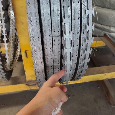 China barbed wire single razor for Strong and Durable Property Protection for sale
