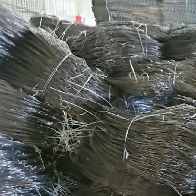 Wire net stopping military vehicle