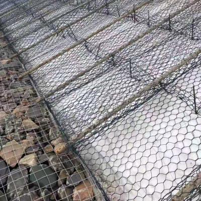 Cina Il canestro esagonale del gabbione della rete metallica di filo di ferro 2.0mm galvanizzato/PVC ha ricoperto la parete in vendita