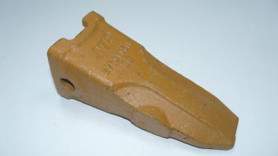 China 2713-1219RC Rock Bucket Teeth Alloy Steel Excavator Bucket Tips Customized For Daewoo for sale