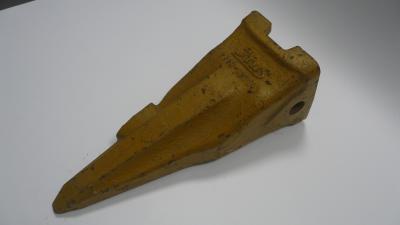 China Bucket Tooth  2713-1236TL Alloy Steel Rock Teeth Tips Excavator Bucket Teeth  DH420/DH500 for sale