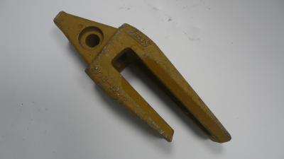 China 2713-1222 Bucket Adapter HRC 48 - HRC 53 Bucket Teeth And Adapter 2713Y1222 for sale