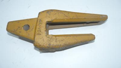 China Alloy Steel Excavator Bucket Teeth Adapter 6I6464 Excavator Tooth Adapter Yellow for sale