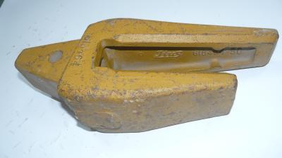China 6I6464 Excavator Bucket Teeth Adapter HRC 52 - HRC 58 Excavator Bucket Tooth For Cat 330 for sale