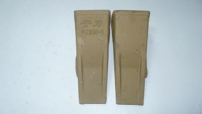 China 205-70-19570   2057019570  Komatsu PC200 Series Rock Chisel Bucket Teeth for sale