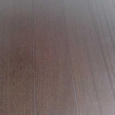 Chine Sapele souillé par tenue de protection individuelle a machiné le plancher de bois dur, finissage sans heurt à vendre