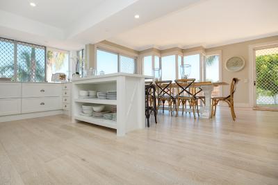 China Popular color stain in Australian--European Oak floating timber flooring for sale