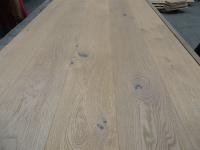 China oak engineered wood flooring with invisible lacquer for sale
