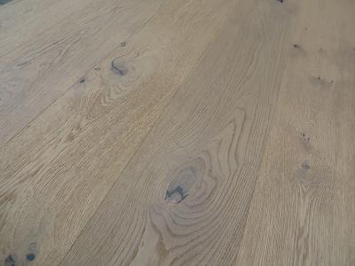 China oak engineered wood flooring with invisible lacquer for sale