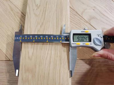 China Two Layers Chevron Engineered Oak Flooring With E0 Formalhyde Emission for sale