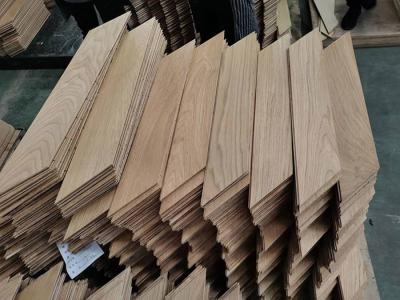 China Two Layers Chevron Engineered Oak Flooring With E0 Formalhyde Emission for sale