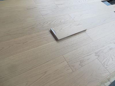 China American White Oak engineered flooring with selected A/B grade. light stained for different designs for sale