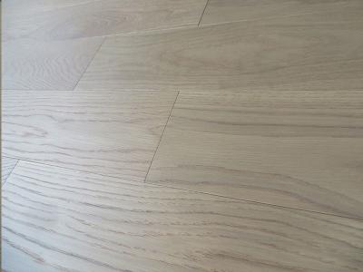 China American White Oak engineered flooring with selected A/B grade. light stained for different designs for sale