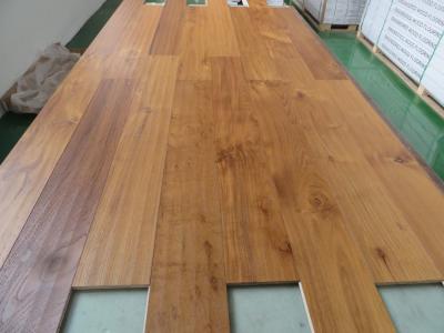 China el suelo de madera dirigido las multi-capas rústicas de la teca de Birmania del grado con haber cepillado leve y handscraped el acabamiento en venta