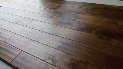 China rustic Solid Birch Hardwood Flooring., stained and matt finishing, handscraped and chatter surface for sale