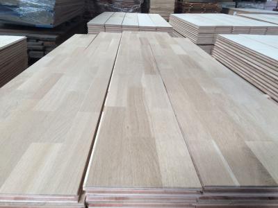 China 3 layers 3 strips white Oak engineered wood flooring with different grades for sale