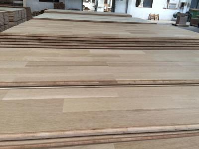 China 3 layers 3 strips white Oak engineered wood flooring with different grades for sale
