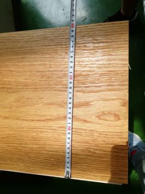 China los 300MM engrasaron el suelo de madera dirigido roble europeo, grado del carácter ABCD en venta