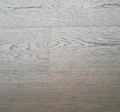 China Las capas multi del roble ruso dirigieron el suelo de madera con gris moderno manchado en venta