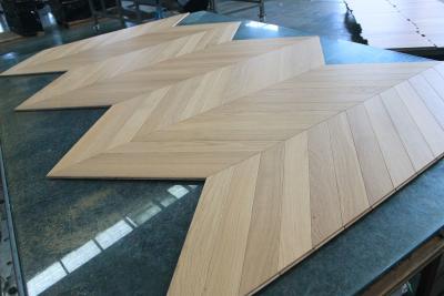 China Brushed Natural Oak Chevron Parquet Flooring 70mm Width 530x70x10mm for sale