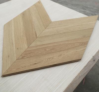 China Invisible Lacquered Super Matt Oak Chevron Parquet Flooring In 510x90MM Size for sale
