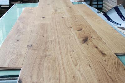 China El roble europeo del aceite natural dirigió el suelo del entarimado con la superficie lisa en venta
